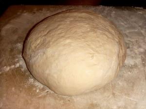 Brooddeeg/vetkoekdeeg, gekoopte deeg (klaar voorafbereide brooddeeg by ...